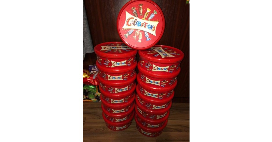 Cutii cu bomboane din Anglia-Celebrations Tub 650G | arhiva Okazii.ro