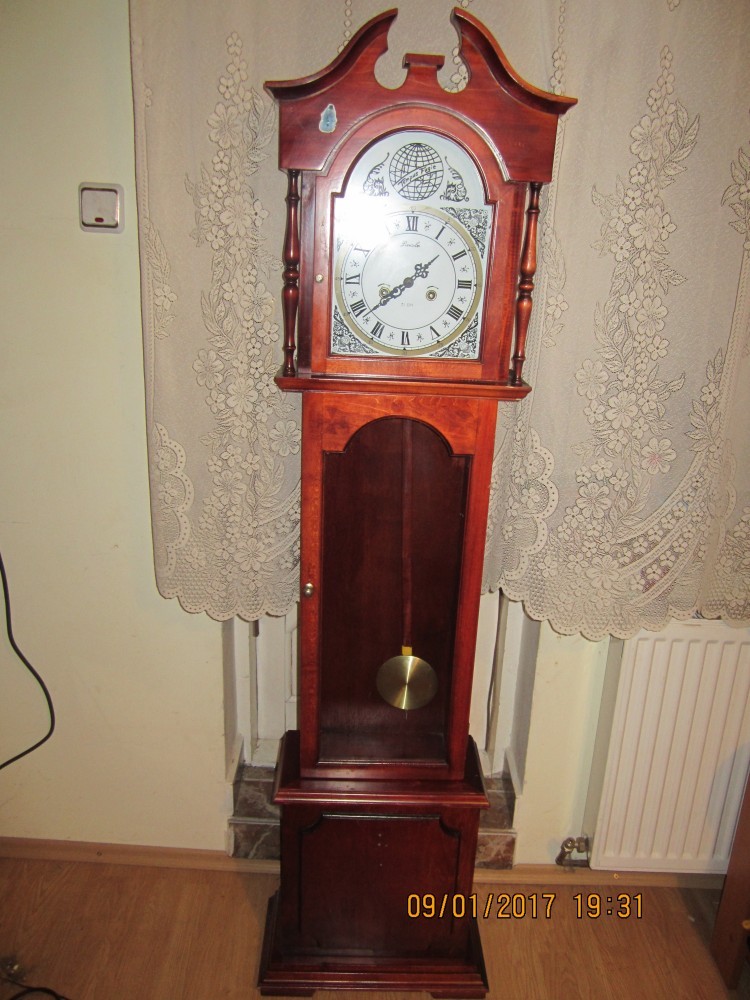 Ceas de podea cu pendul | arhiva Okazii.ro