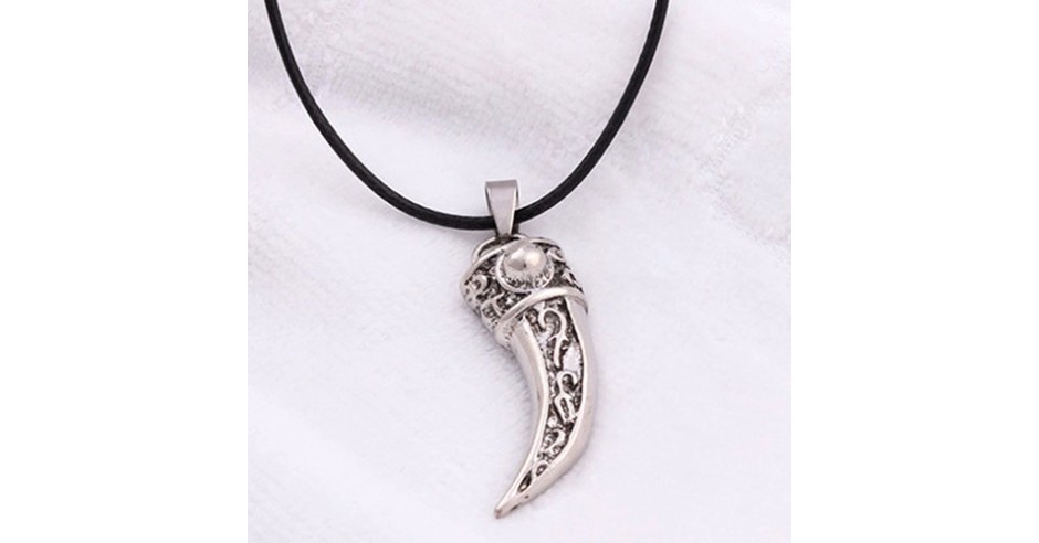 Pandantiv medalion colt domineering cu snur colt de lup medalion ...