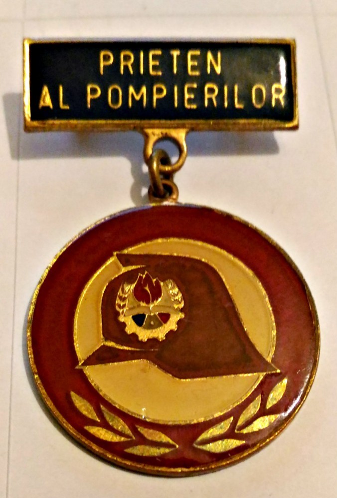 INSIGNA PIONIER PRIETEN AL POMPIERILOR CU BARETA EMAIL RECE 30 MM ...