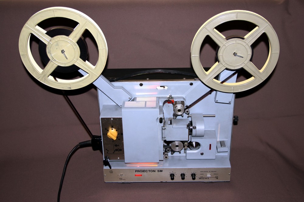 Aparat de Proiectie Proiector Film 16 mm APT-16-5M. | arhiva Okazii.ro