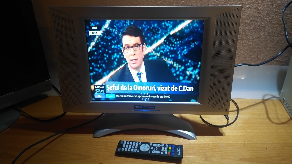 TV LCD 15 INCH ALIMENTARE 12V AUTO SINUDYNE 15320 LIGHT | arhiva Okazii.ro