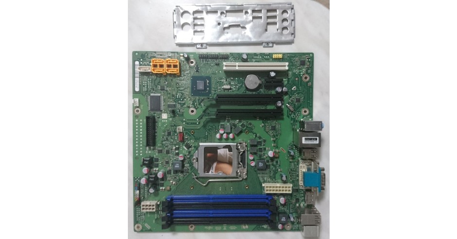 Kit Fujitsu D3061 A13 GS1 +procesor i3 2120 3.3Ghz Sandy Bridge +8 Gb ...