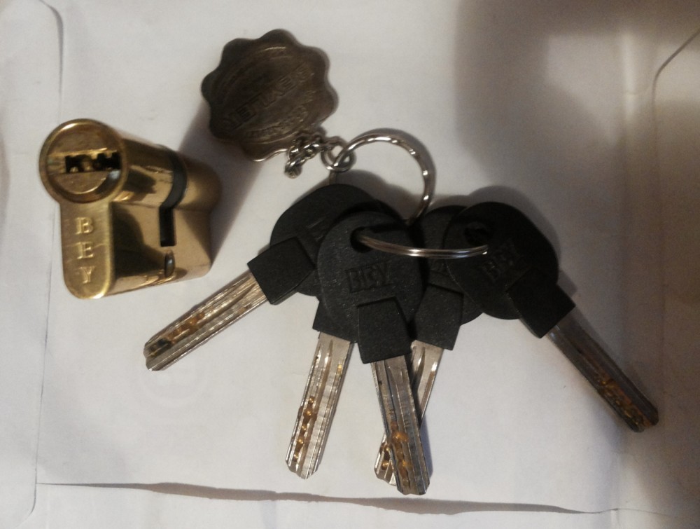 Okazie ! Butuc 68 mm ORIGINAL pentru usa BEYLER 5 chei amprenta ...