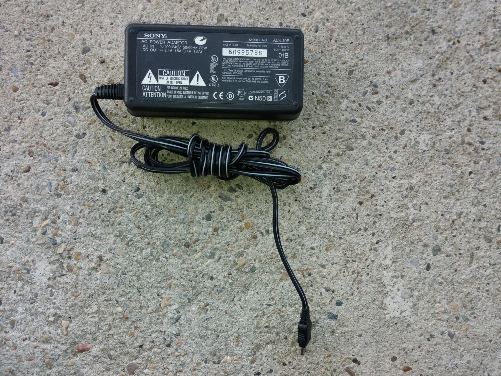 alimentator SONY AC-L10B | arhiva Okazii.ro