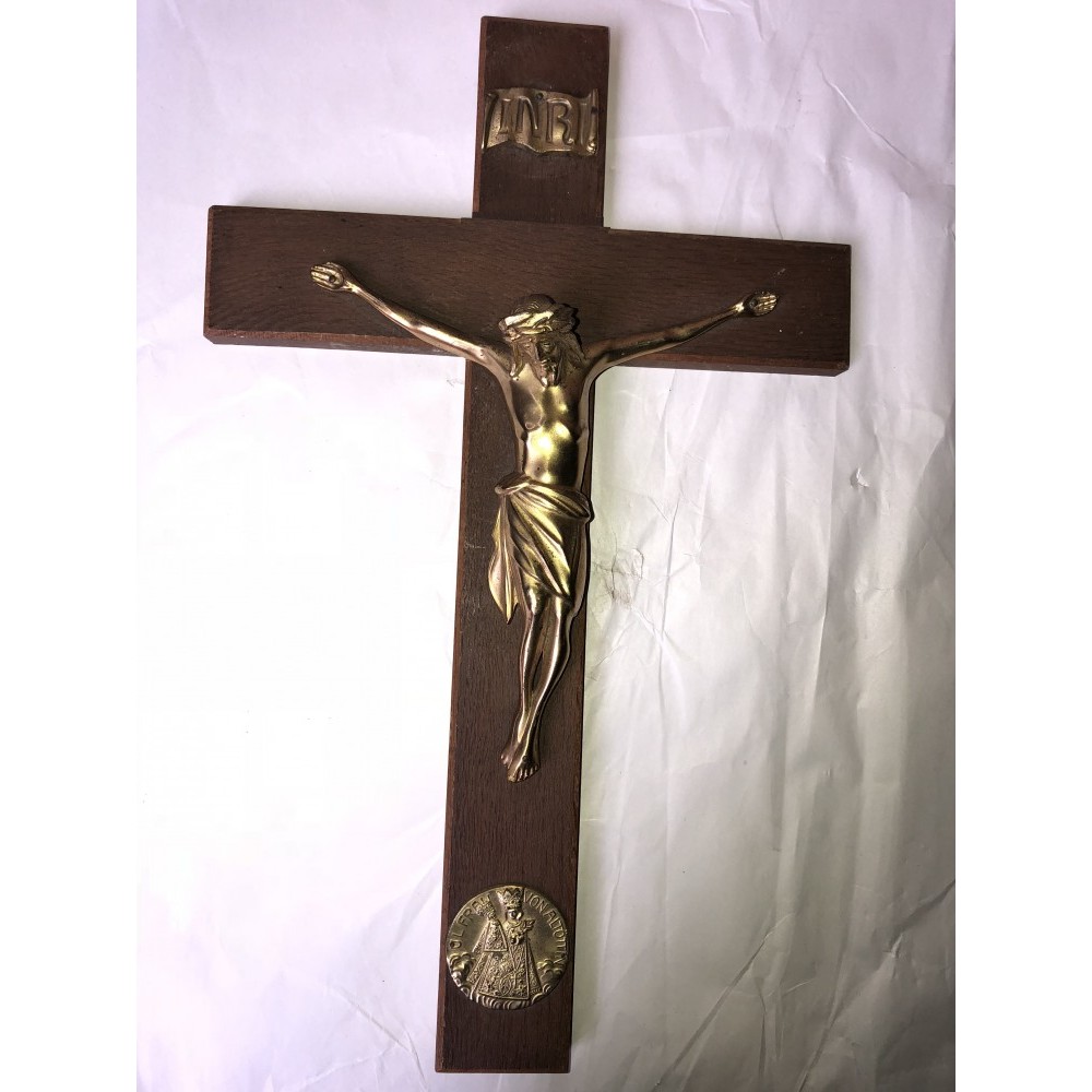 Cruce din lemn,cu Isus ,rastignit,din metal | Okazii.ro
