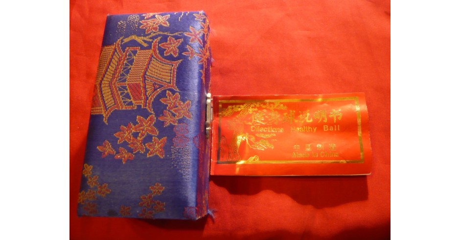 Cutie lemn imbracata in matase China pt.Bile chinezesti de relaxare ...