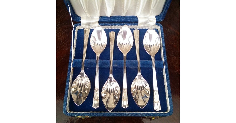 LINGURITE ARGINTATE-SET DE 6 BUCATI IN CUTIA ORIGINALA-ANGLIA | arhiva ...