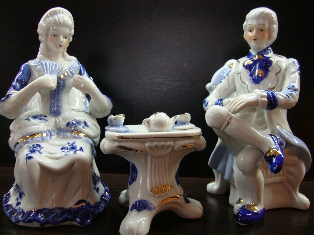 BIBELOURI DIN PORTELAN / FATA SI BAIAT | arhiva Okazii.ro