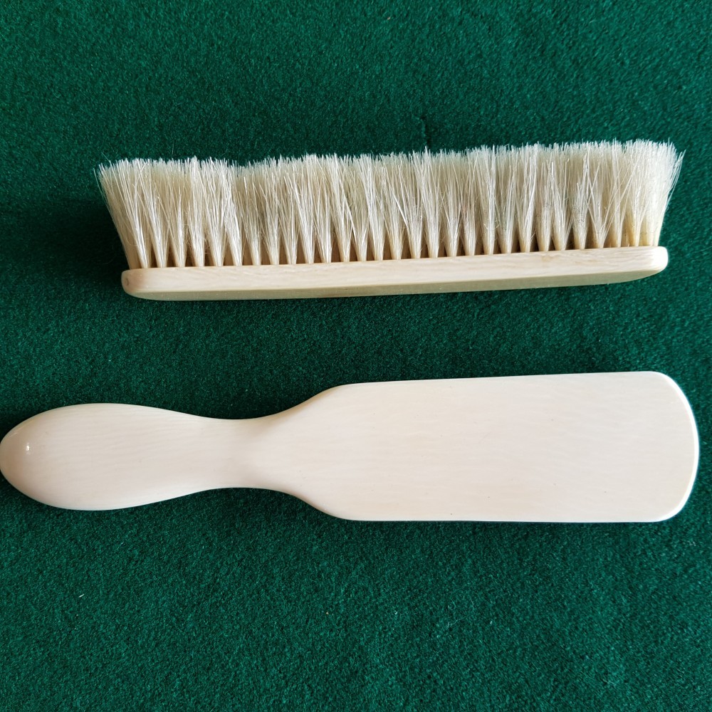 INCALTATOR ( LIMBA ) CU PERIE DE HAINE DIN FILDES sec. 19 | arhiva ...