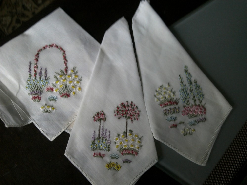 SET 3 BATISTE VINTAGE BATIST FIN MODEL UNICAT BRODATE MANUAL ELVETIA ...