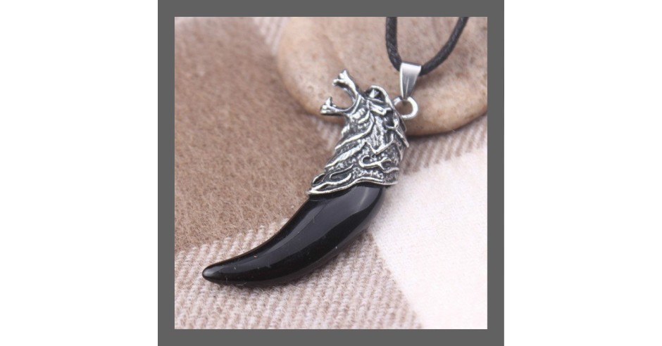 Pandantiv colt de lup colt negru pandantiv cu snur gothic | arhiva ...