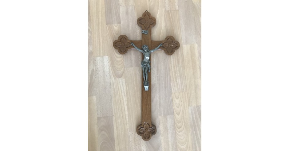 Cruce din lemn si zinc cu Isus Rastignit 60x31cm | arhiva Okazii.ro