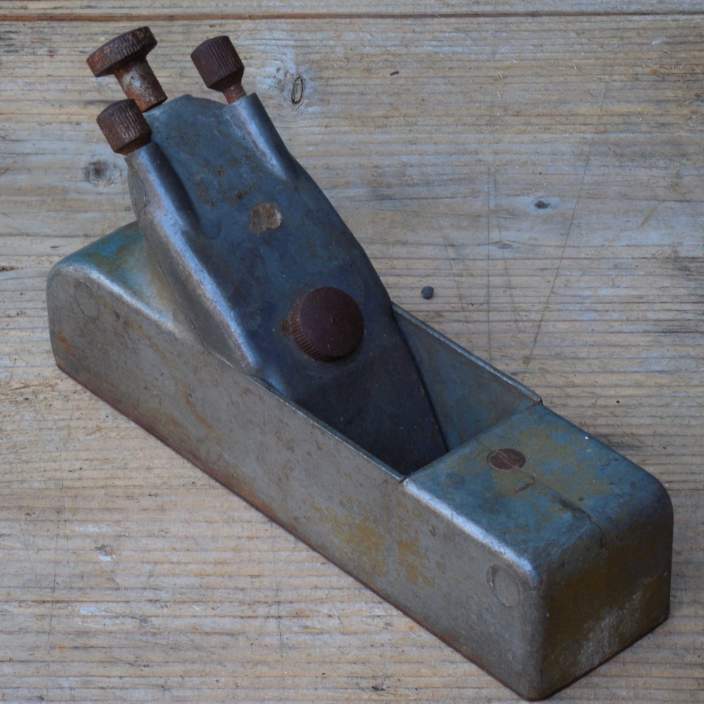 RINDEA METALICA VECHE - FACUTA DIN ALUMINIU SI FIER, FUNCTIONALA ...