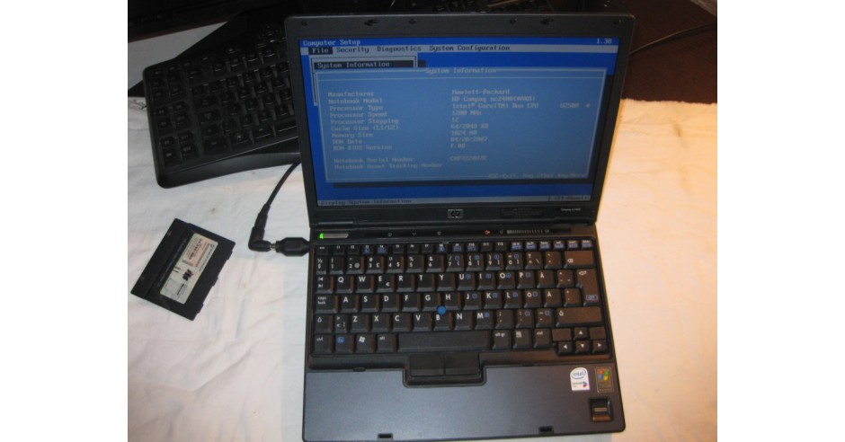 laptop HP COMPAQ nc2400 ,core2duo u2500/1gbddr2, fara hdd /alimentator ...