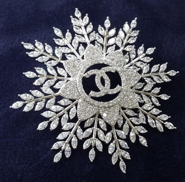 Brosa Chanel | arhiva Okazii.ro