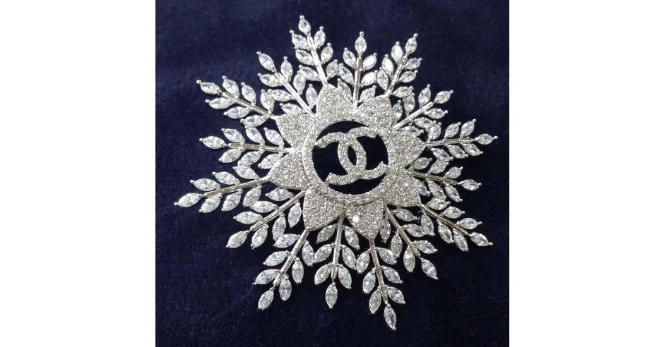 Brosa Chanel | arhiva Okazii.ro