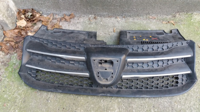 Grila masca fata Dacia Sandero Stepway, SANDERO - [2008 -2013] | Okazii.ro