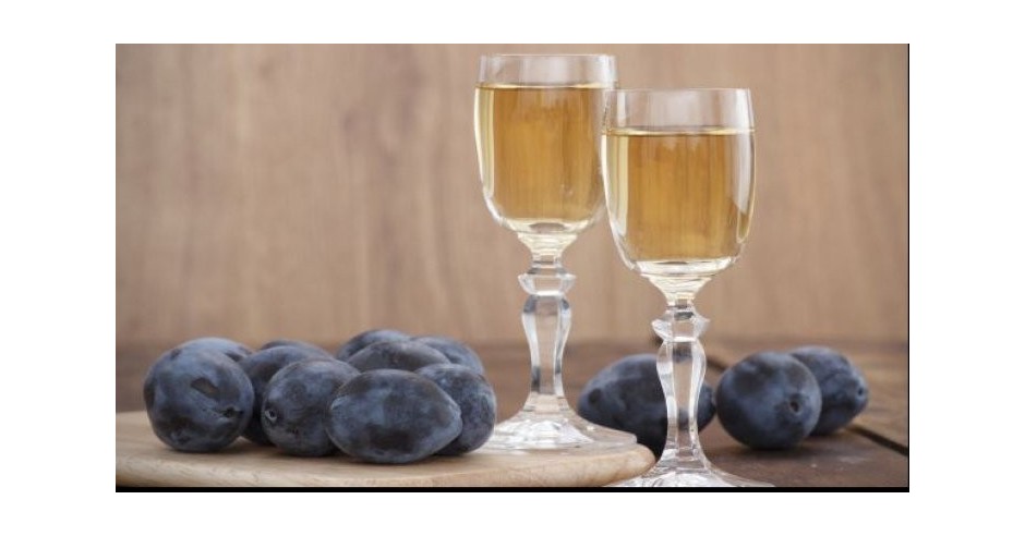 Tuica de prune si tescovina | arhiva Okazii.ro