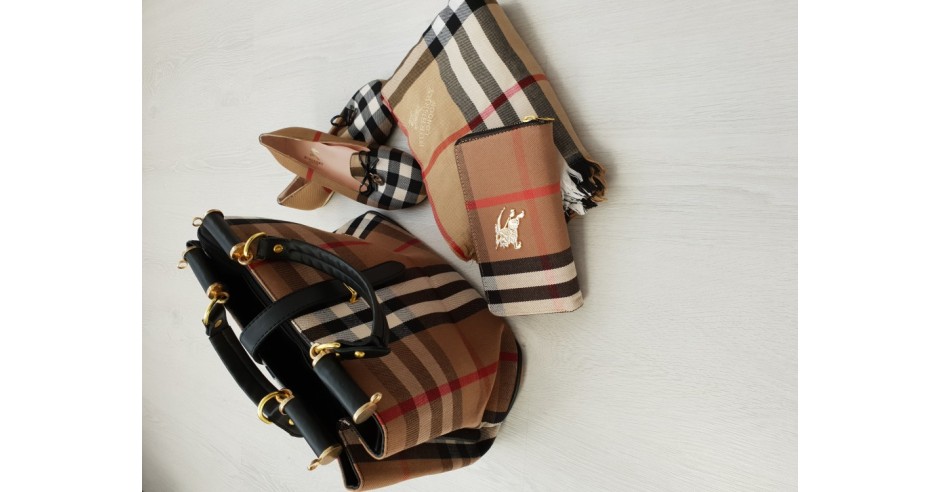 Set 4 piese Burberry : Portofel + Esarfa + Geanta + Balerini, Maro ...