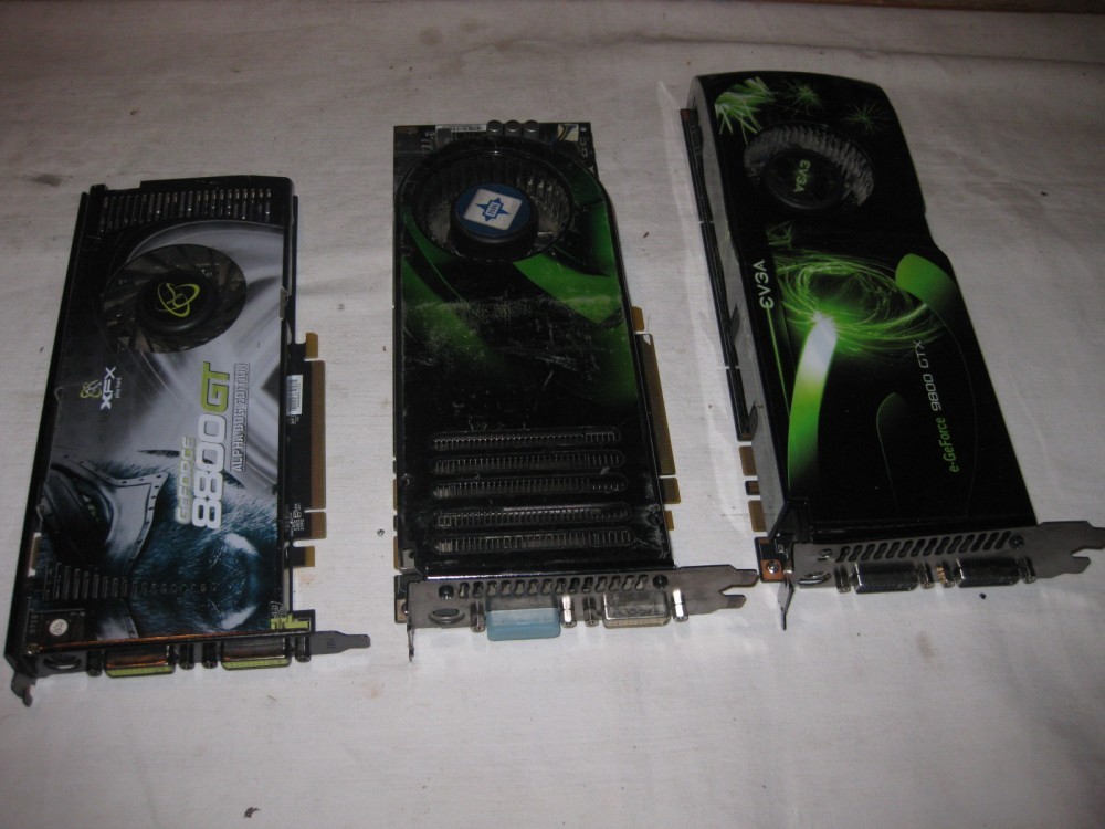 lot 3 X placa video 2x nvidia 8800 gt 1xnvidia 9800 gt , defecte ...
