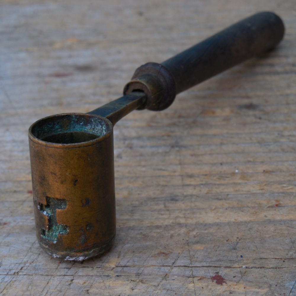 SUPERBA! MASURA VECHE DE PRAF DE PUSCA - FACUTA DIN ALAMA SI LEMN ...