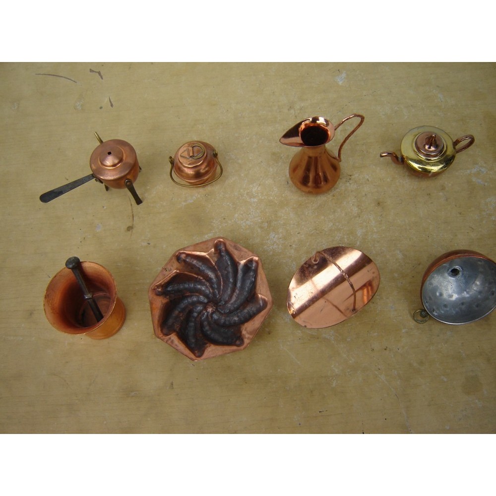 Lot de 8 obiecte mici decorative confectionate manual din cupru ...