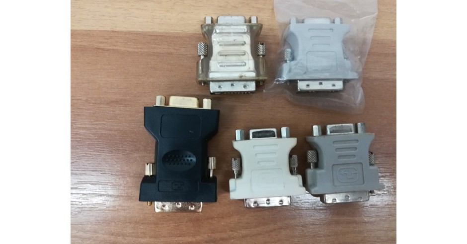 Mufa adaptor Convertor de la DVI la VGA DVI to VGA. | arhiva Okazii.ro