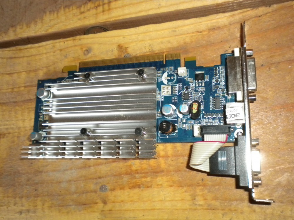 placa video NVIDIA geforce 8400 gs , 256 mb ,pci ex, dvi vga ,silent,funtionala | arhiva Okazii.ro