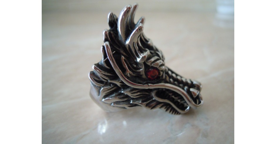 Inel Cap lup, Daci, Wolf Head cu cristale rosii in ochi | arhiva Okazii.ro