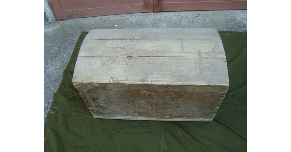 Cufar vechi MOKANY BERCZIHEZ Cluj , 85 x 45 x h 50 cm CLUJ | Okazii.ro