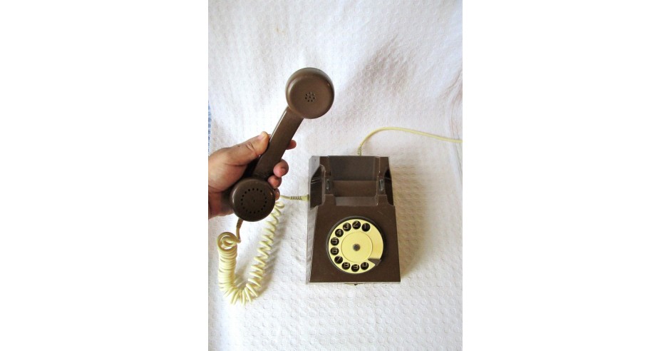 Telefon cu disc comunist, telefon vechi romanesc din Epoca de aur ...