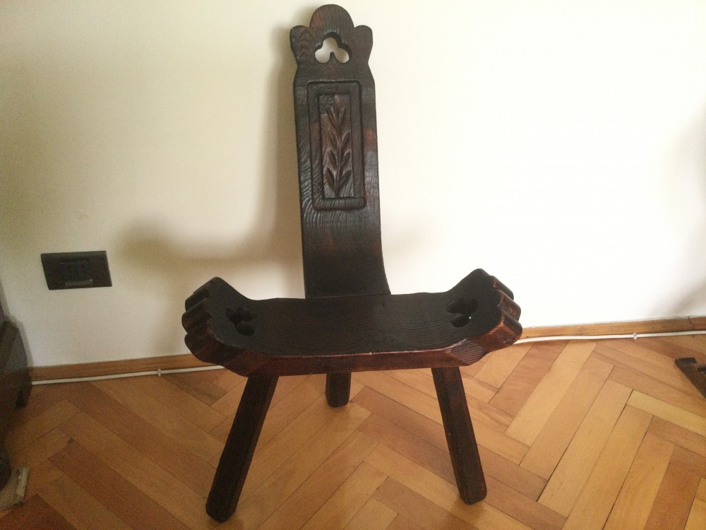 Scaun rustic bavarez sculptat in lemn masiv | arhiva Okazii.ro