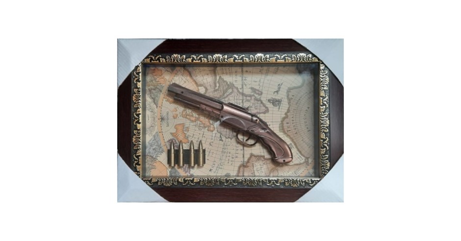 Tablou Panoplie arme,1 pistoale,4 gloante, harta, 39x28 cm | arhiva ...