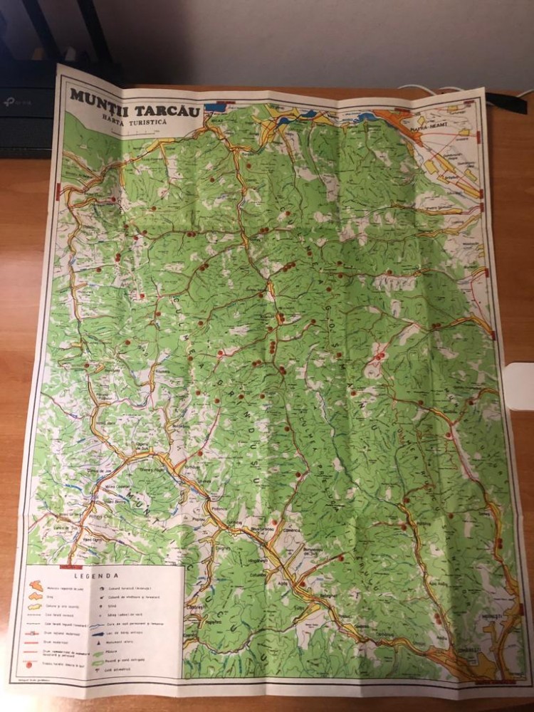 Muntii Tarcau. Harta turistica | arhiva Okazii.ro