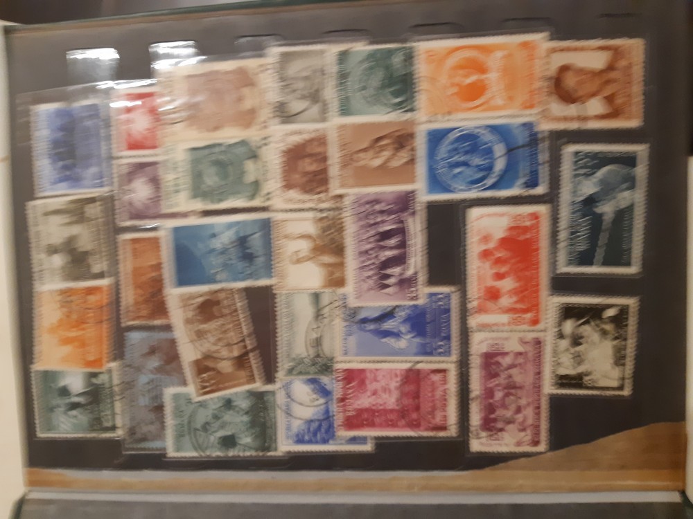 Vand clasor cu timbre anii intregi 1953,1954,1955 | arhiva Okazii.ro