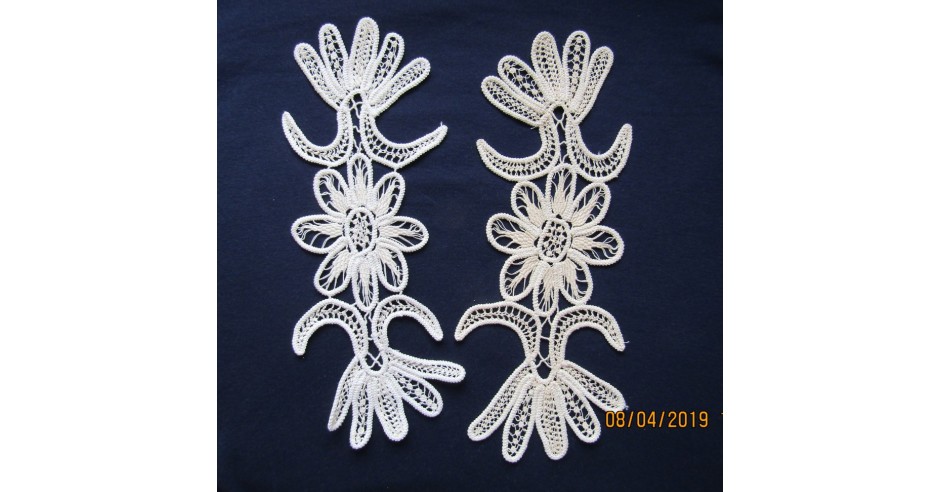 Mileuri vechi brodate manual cu snur de macrame.Anii'70. | arhiva Okazii.ro