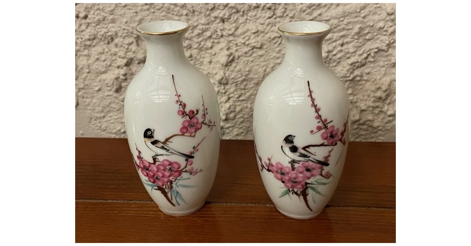 SET DE DOUA VAZE MICI DIN PORTELAN CHINEZESC, PICTATE MANUAL H12cm ...