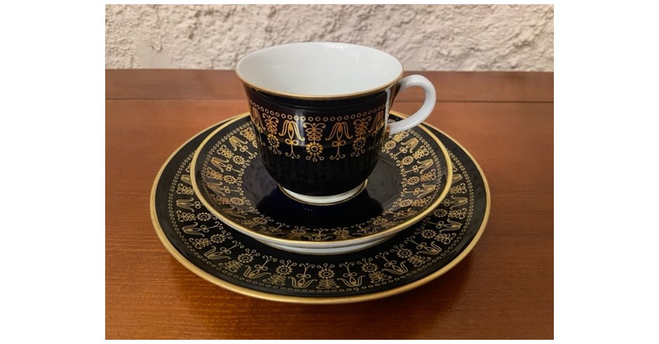 SET DE MIC DEJUN DIN PORTELAN FIN- MARCAJ HENNEBERG PORZELLAN 1777 ECHT ...