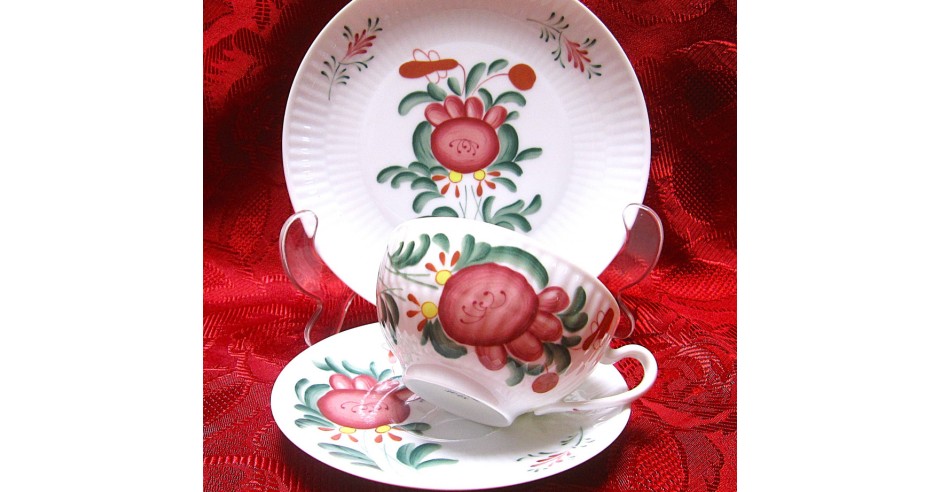 SET MIC DEJUN PORTELAN KONIGL PR TETTAU MODEL FRIESENROSE CEASCA CU ...