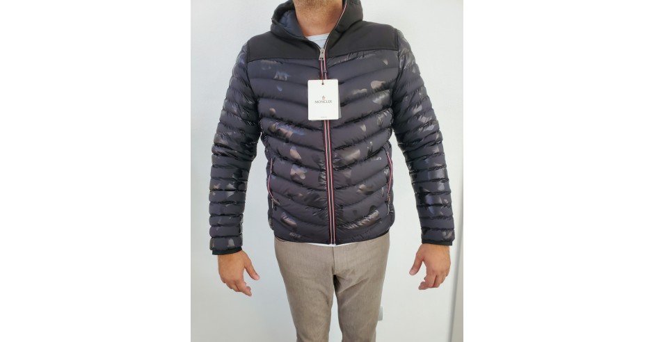 Geaca Moncler barbati,marimea 3,noua! | arhiva Okazii.ro