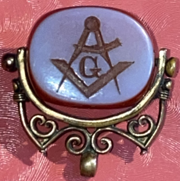 SIMBOL MASONIC VECHI(PANDANT) BRONZ cu CARNEOL/SE VINDE PIESA DIN ...