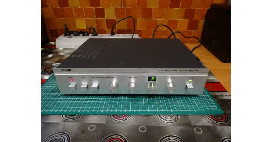 Receptor satelit vintage/retro DRAKE ESR 324 Earth Station Receiver /an ...