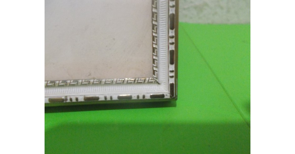 RAMA veche din ALAMA pentru fotografii 24 x 18 cm , sticla bombata si ...