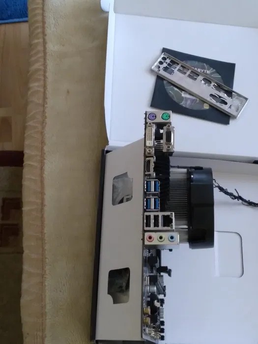 Placa de baza si procesor, Gigabyte | Okazii.ro