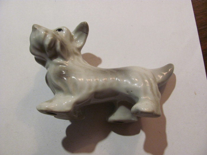 CY - Bibelou mai vechi "Catel Caine" / portelan / perioada comunista ...