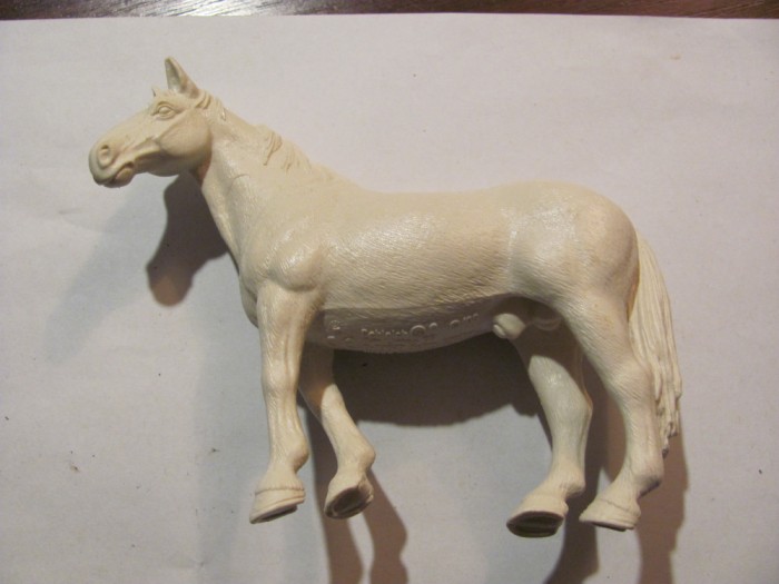 Jucarie CAL Alb / plastic dur / fabricat in Romania dupa 1990 pt export ...