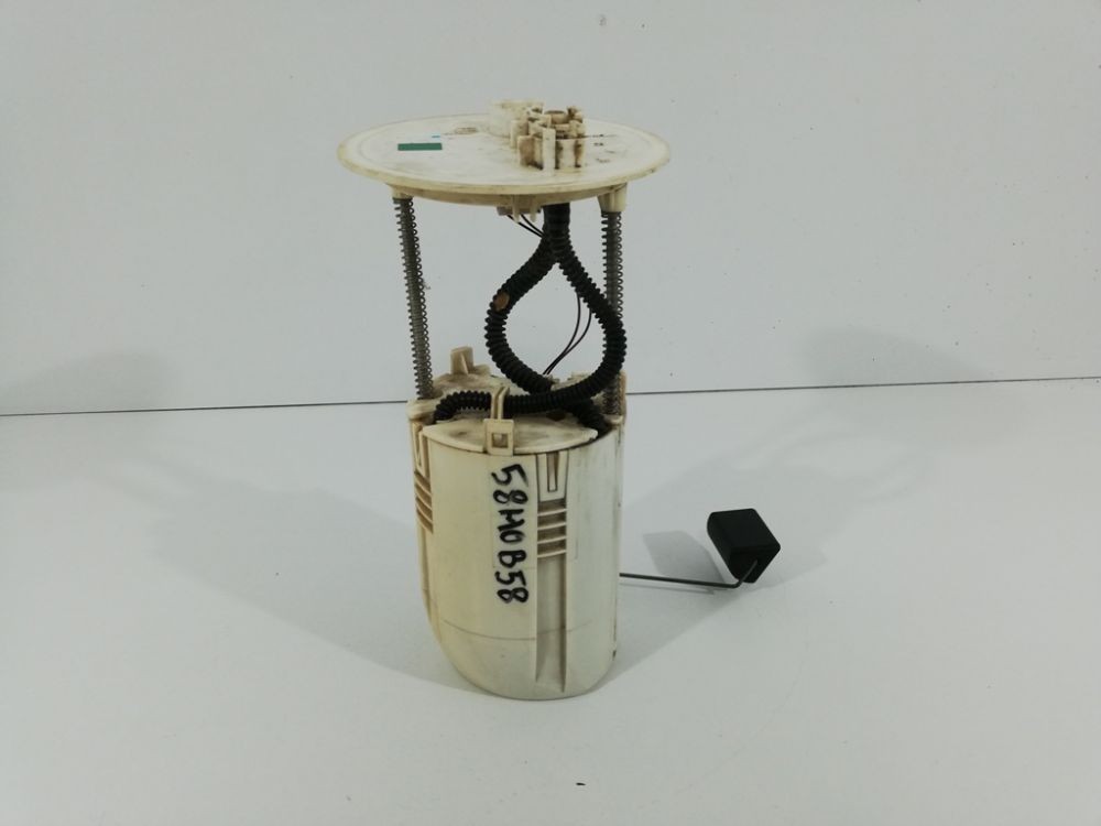 Litrometru motorina 2.5 D Toyota Hilux An 2011 2012 2013 2014 2015 cod ...