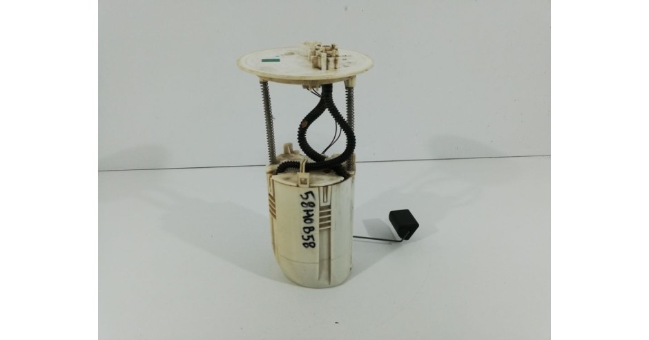 Litrometru motorina 2.5 D Toyota Hilux An 2011 2012 2013 2014 2015 cod ...