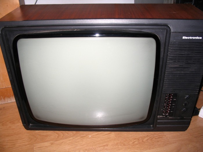 Televizor TV alb negru vechi Electronica Bucuresti an 1993 | Okazii.ro